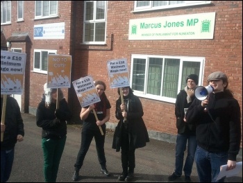 Nuneaton students demand proper wages and hours - Socialist Party