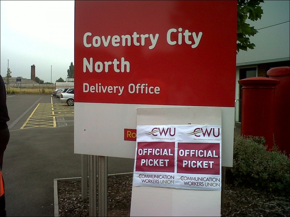 No one crosses Royal Mail picket line - except managers - Socialist Party No one crosses Royal Mail picket line - except managers - Socialist Party