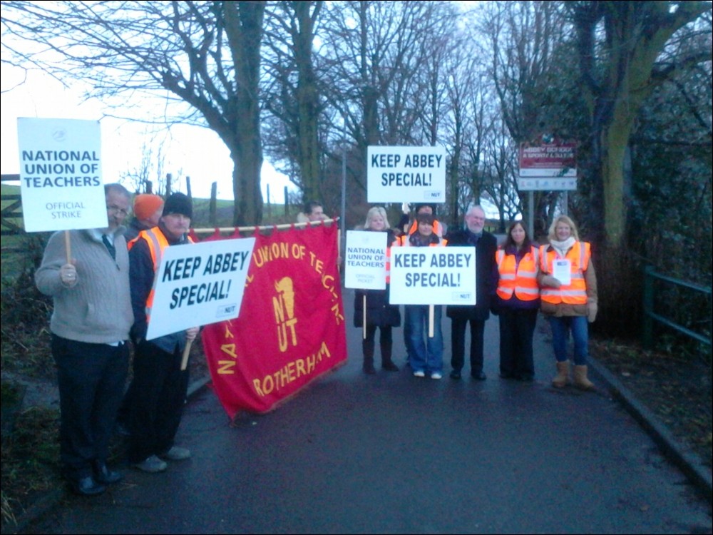 Teachers strike against threatened redundancies - Socialist Party