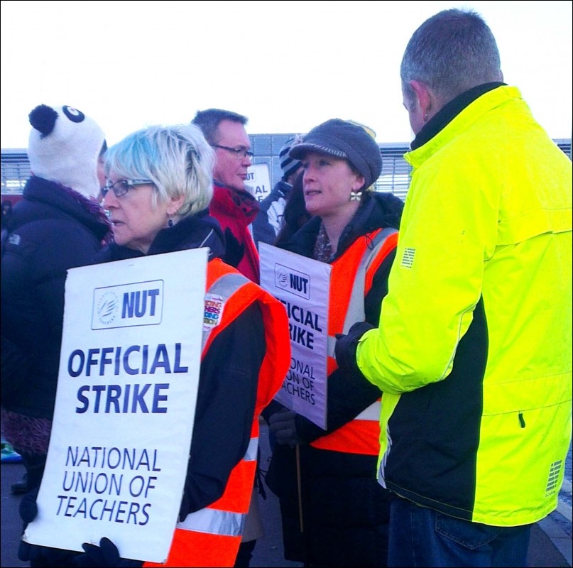 Thousands to strike in defence of sixth form colleges - Socialist Party