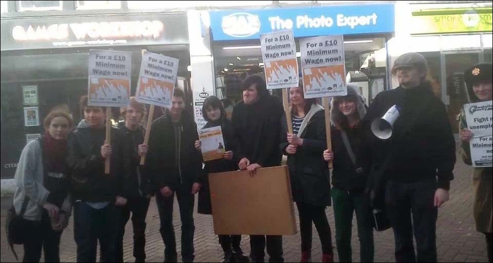 Nuneaton students demand proper wages and hours - Socialist Party