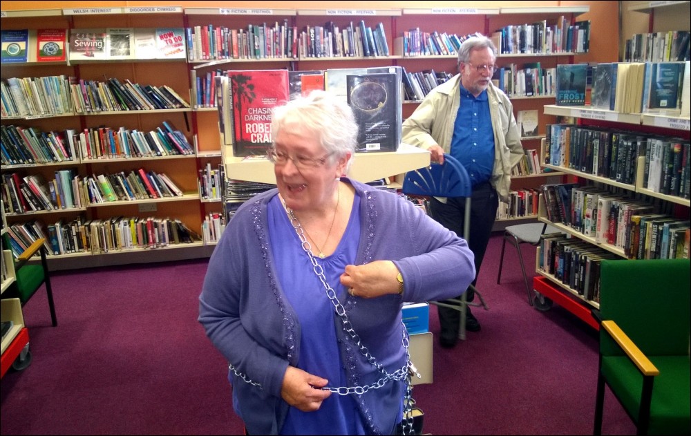 Rhydyfelin library occupied by protesters - Socialist Party