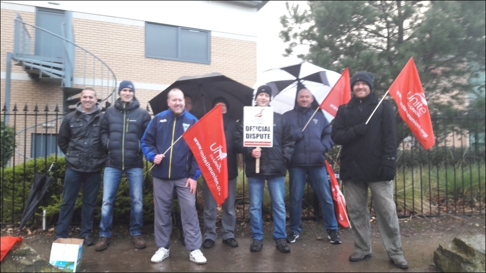 Striking for jobs and union recognition at Fujitsu - Socialist Party