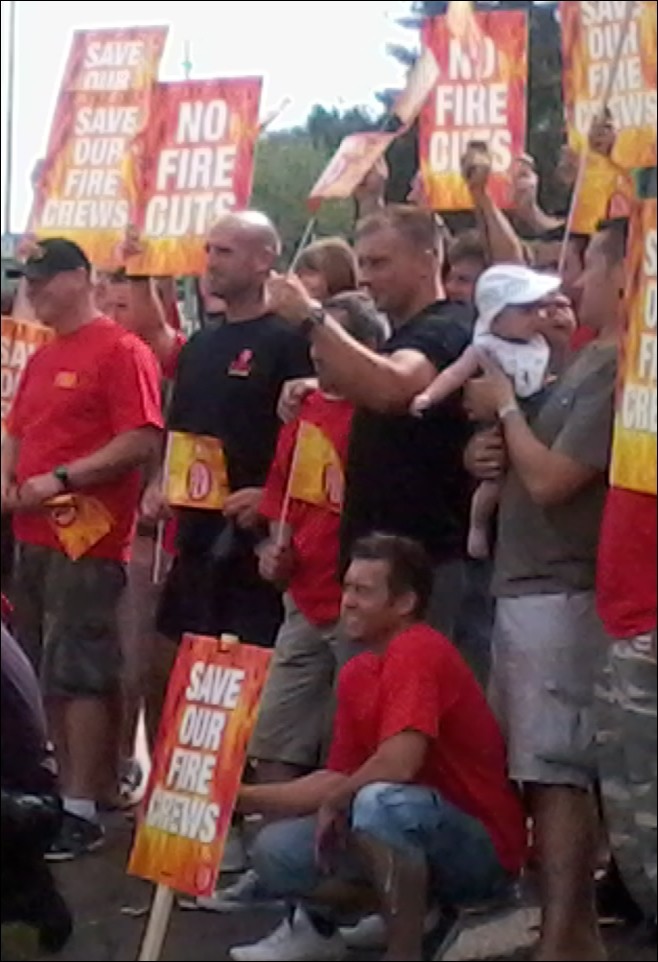 Essex FBU strike back at bullyboy management - Socialist Party