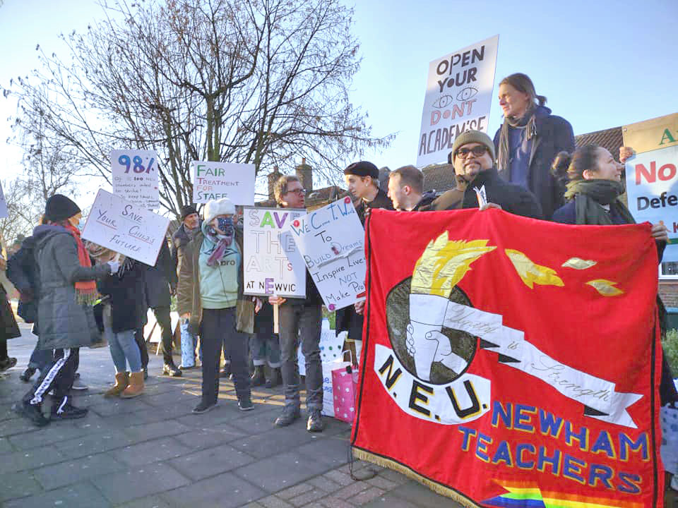 Newham college strike solid against bully privatisers - Socialist Party