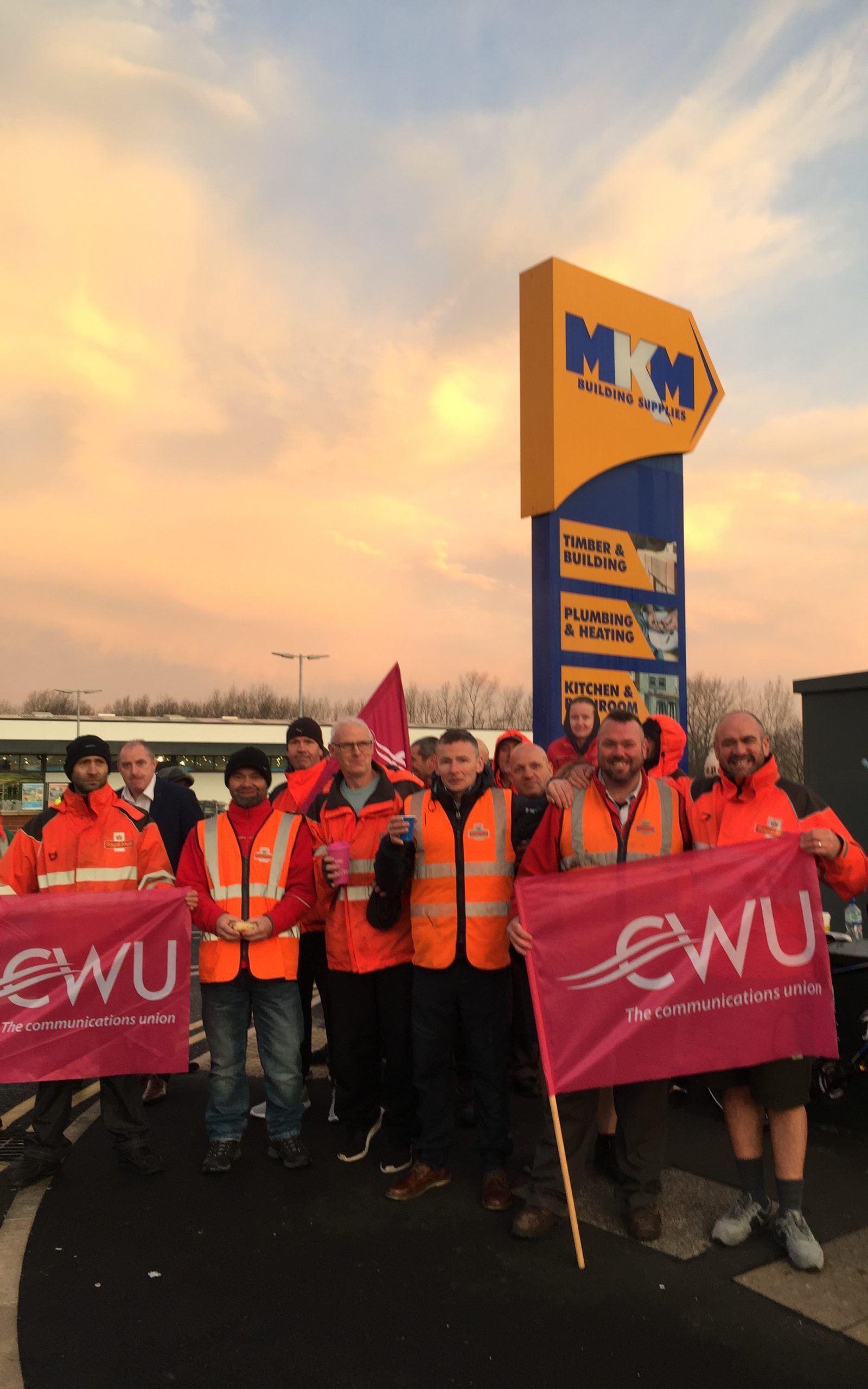 Battle lines drawn up between Royal Mail and CWU - Socialist Party