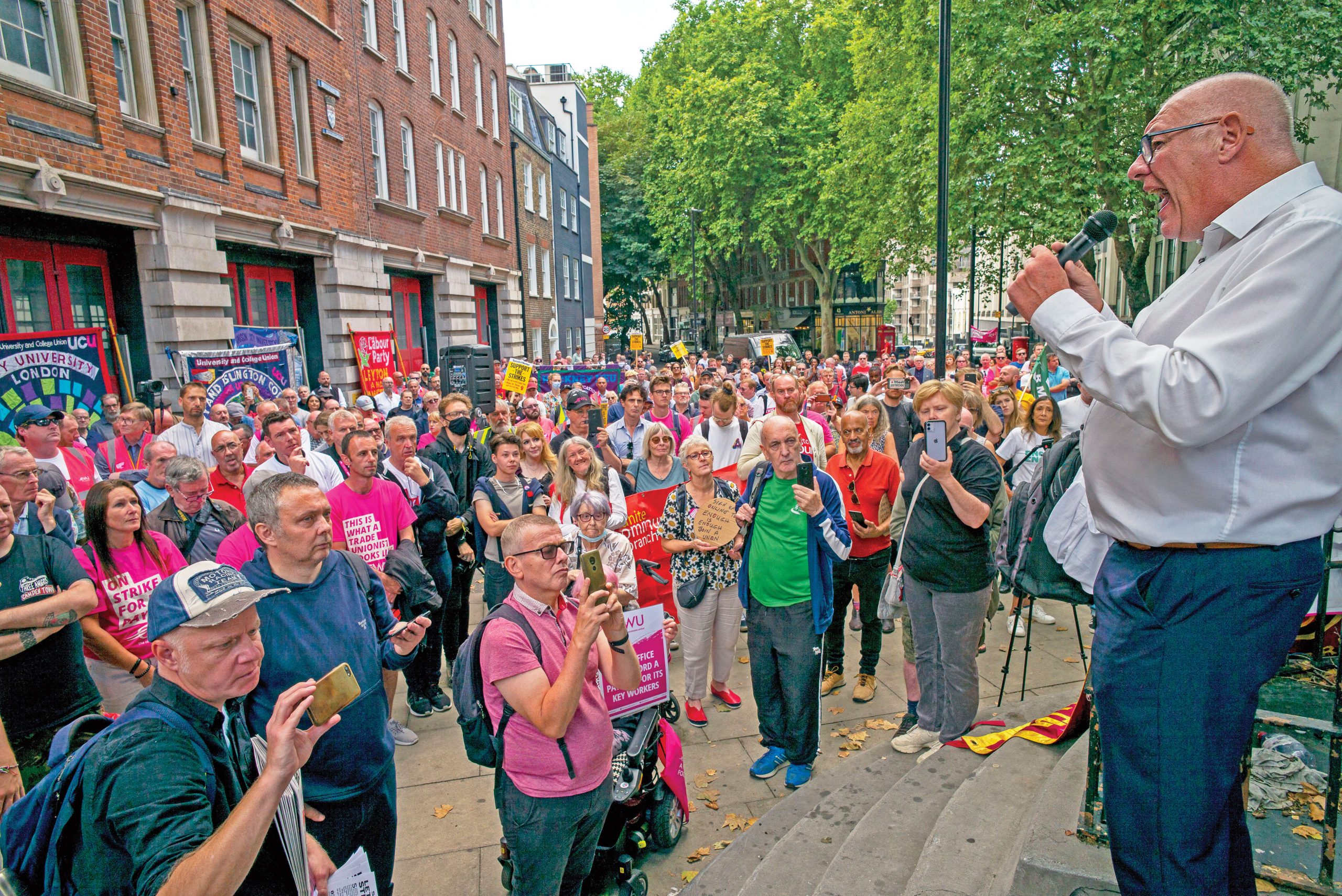 Profits for greedy bosses – wage crisis for us - Socialist Party