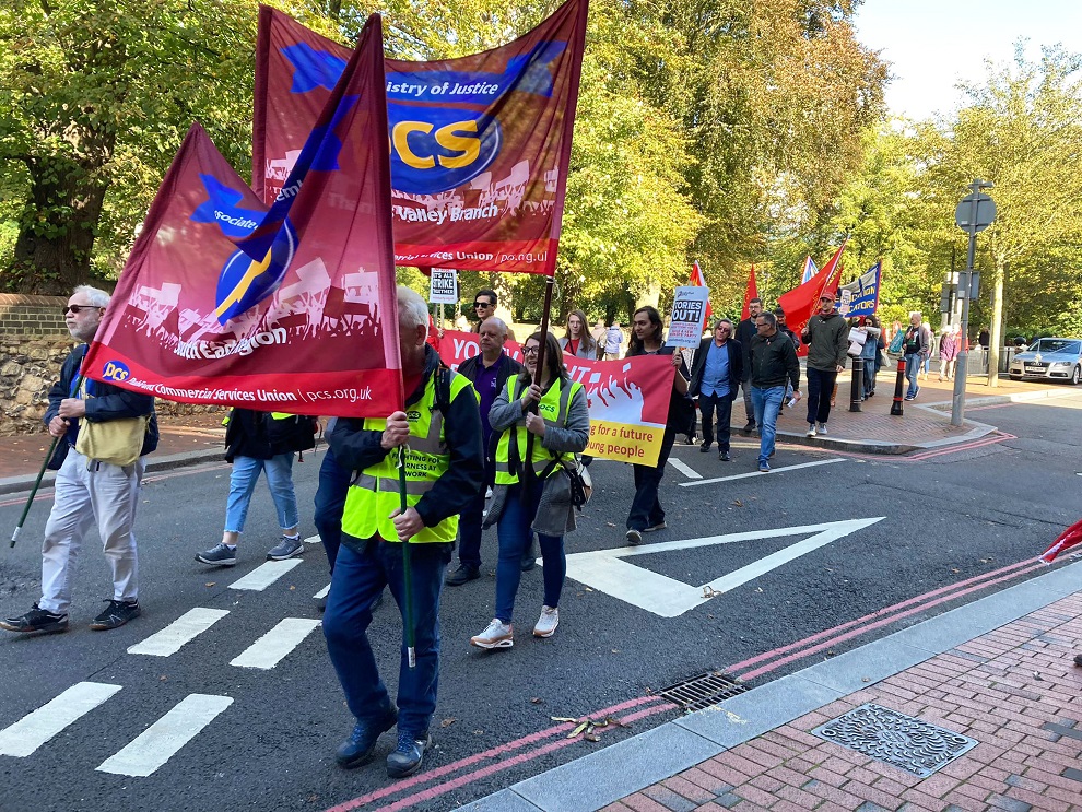 Reading Trades Union Council marches against anti-union laws ...