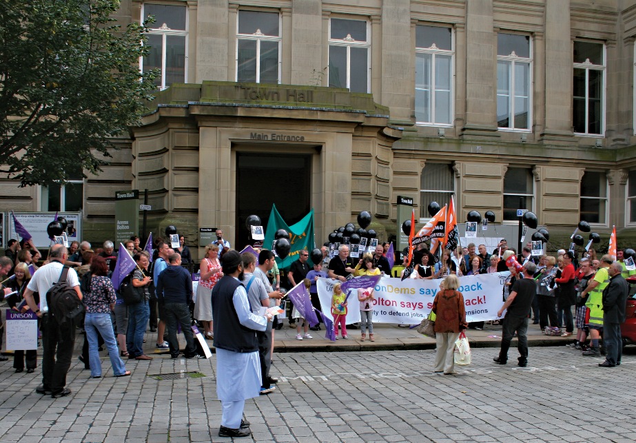 Protest against £35 million of cuts in Bolton - Socialist Party