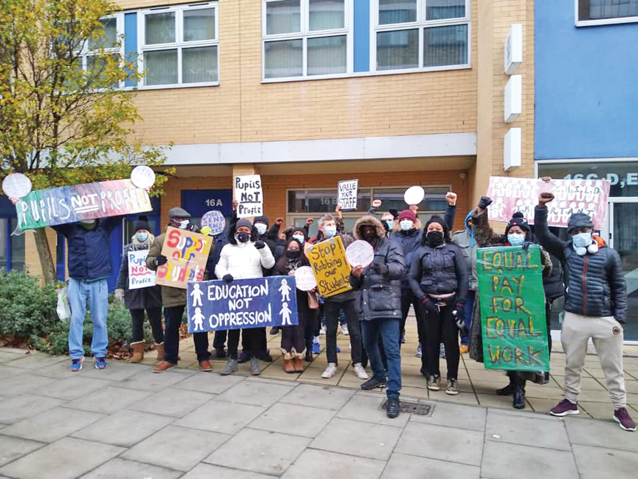 Determined strikers at Leaways school - Socialist Party