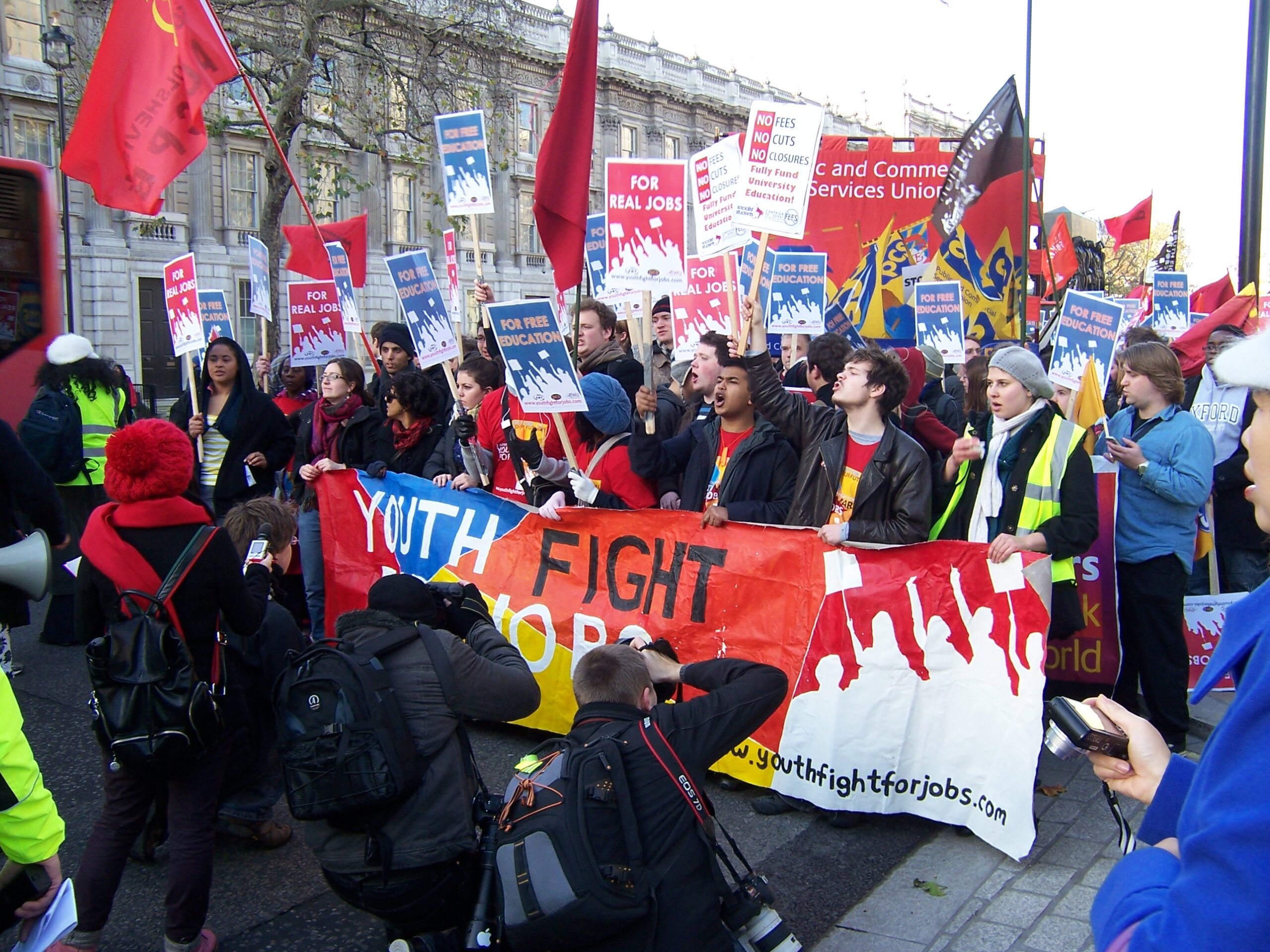March for a future - Join the demonstrations on 29 January - Socialist ...