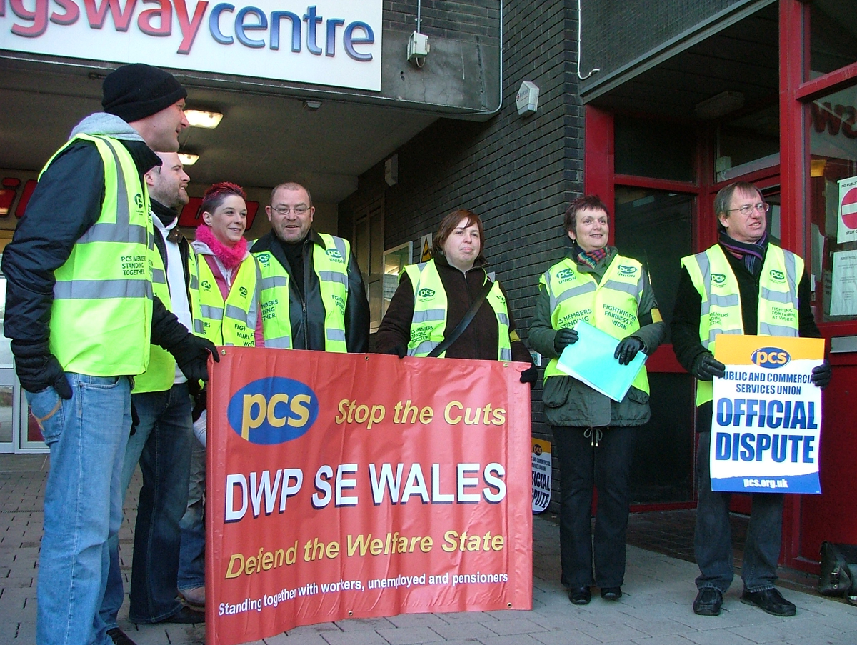 DWP call centres strike to defend services and conditions - Socialist Party