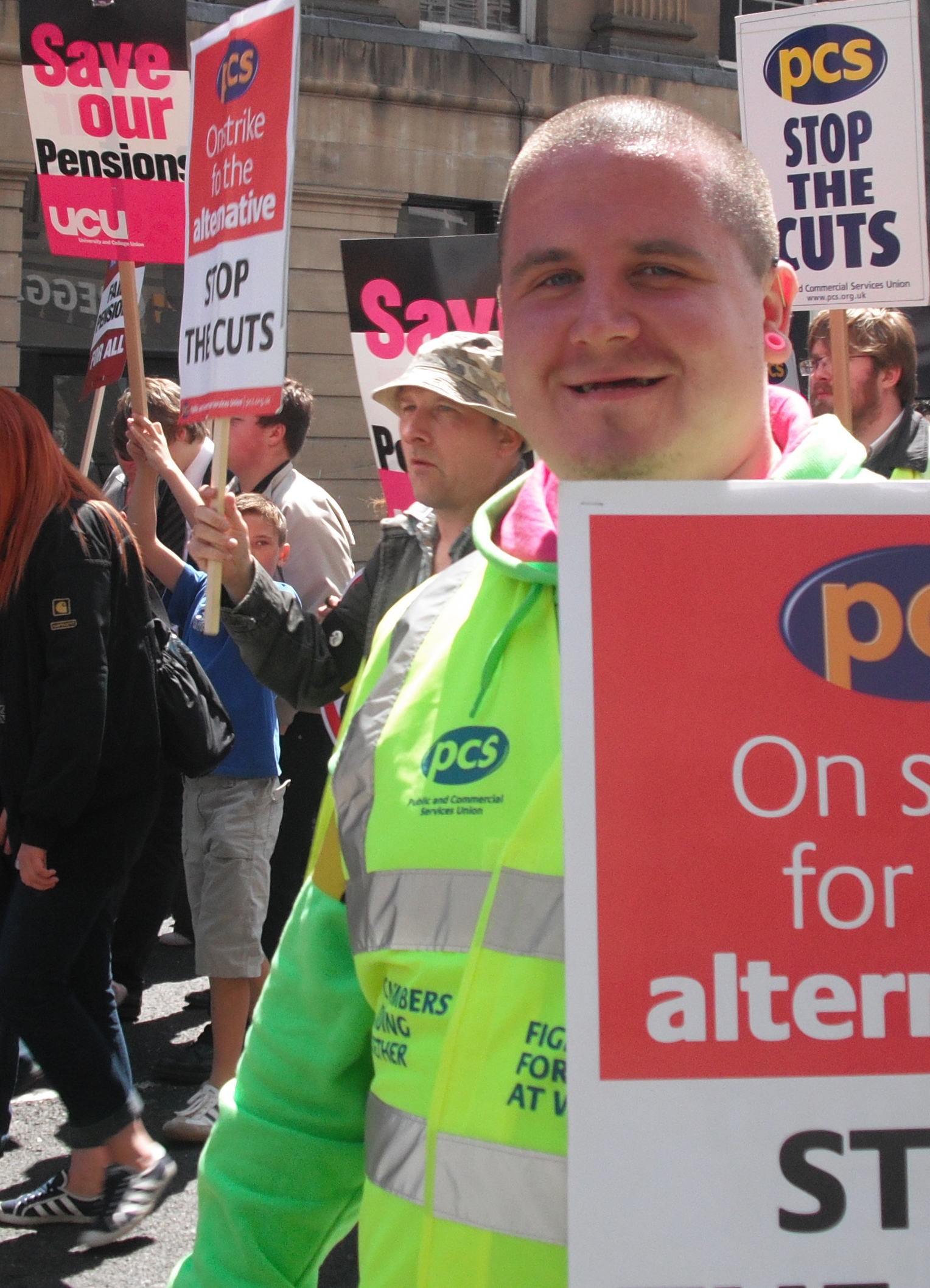 Standing up to a weak government - Socialist Party