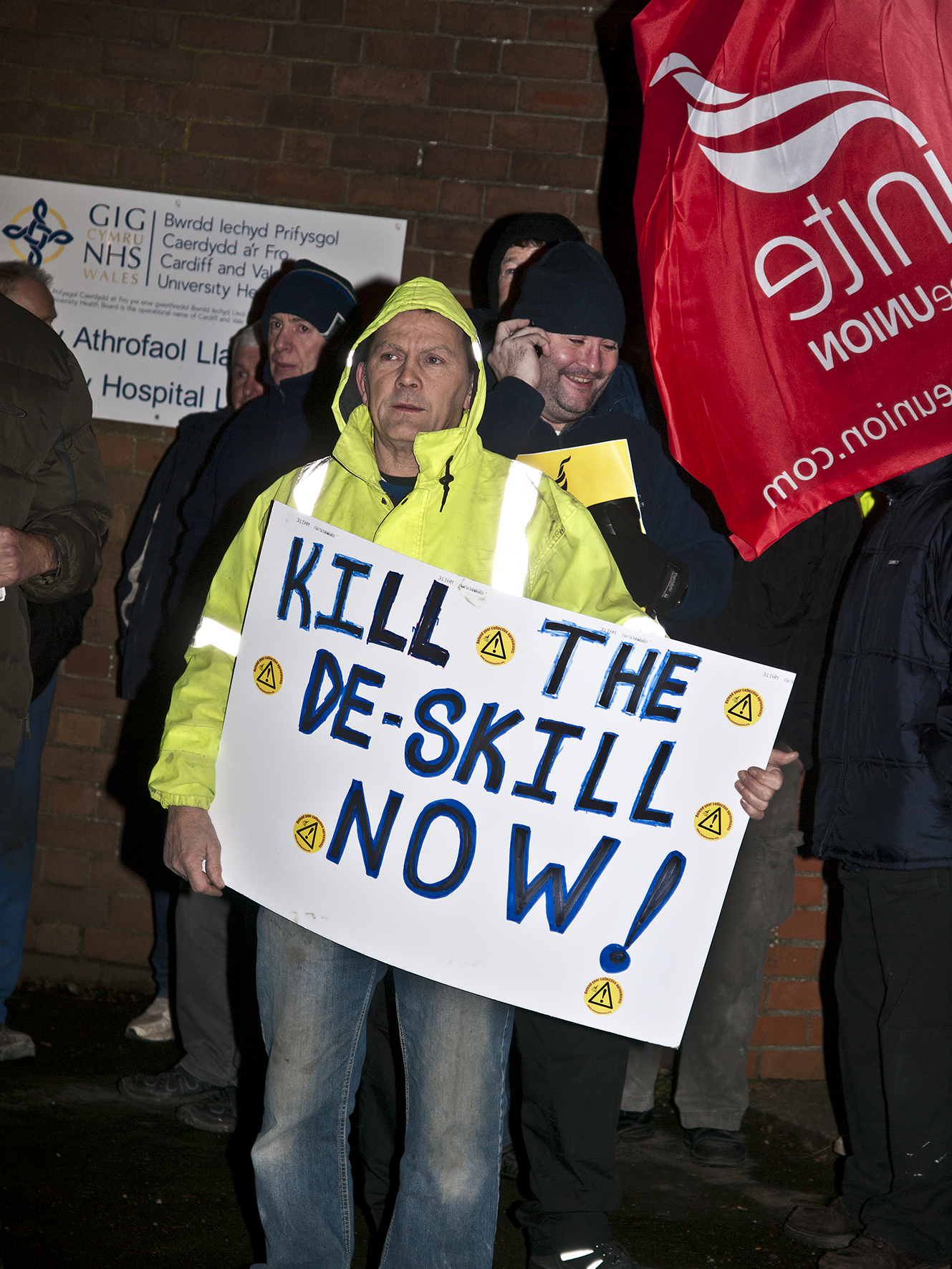 Construction workers fight a 35% cut in wages - Socialist Party